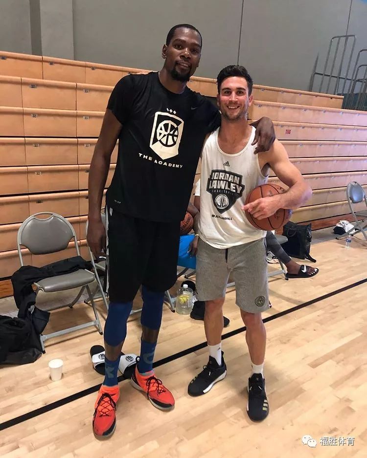 今夏，跟随福胜体育拜师NBA训练师Jordan Lawley_训练基地