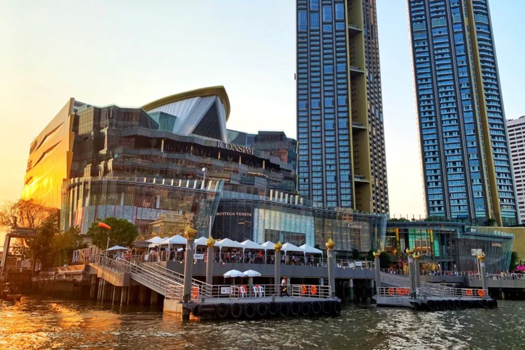 ICONSIAM是如何做到“一个商场逛遍全泰国”的？_SookSiam