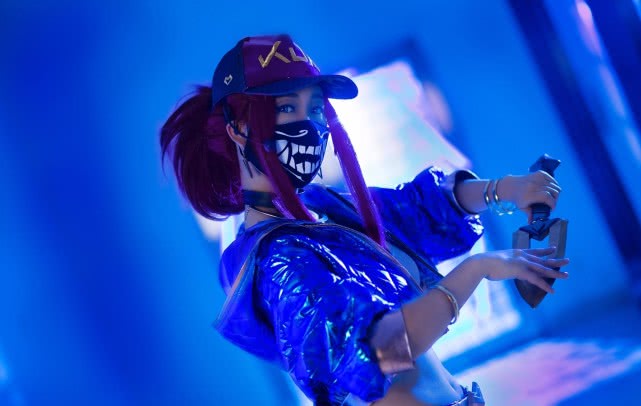 《英雄联盟》COS：KDA阿卡丽，小蛮腰实力吸睛！