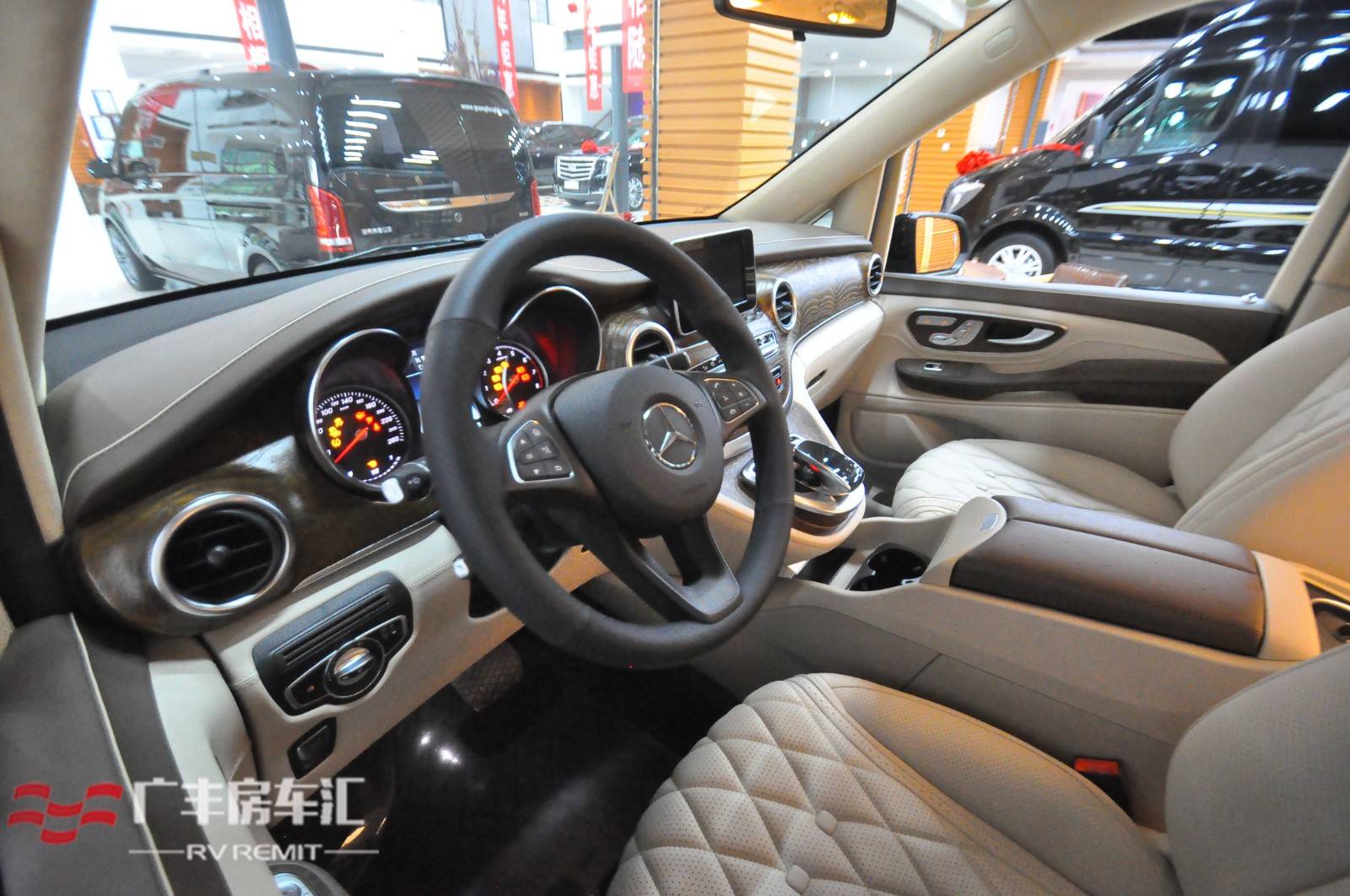 19款奔驰VS680，豪华七座商务车，带您深度体验MPV的奢华与尊贵_搜狐汽车_搜狐网