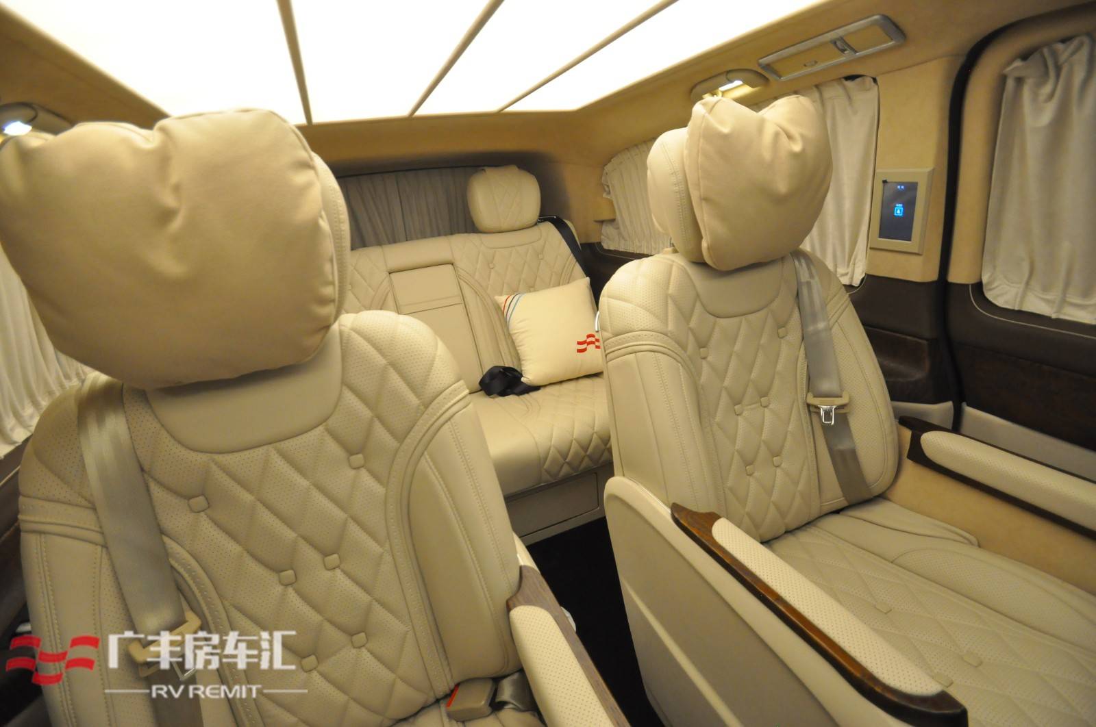 19款奔驰VS680，豪华七座商务车，带您深度体验MPV的奢华与尊贵_搜狐汽车_搜狐网