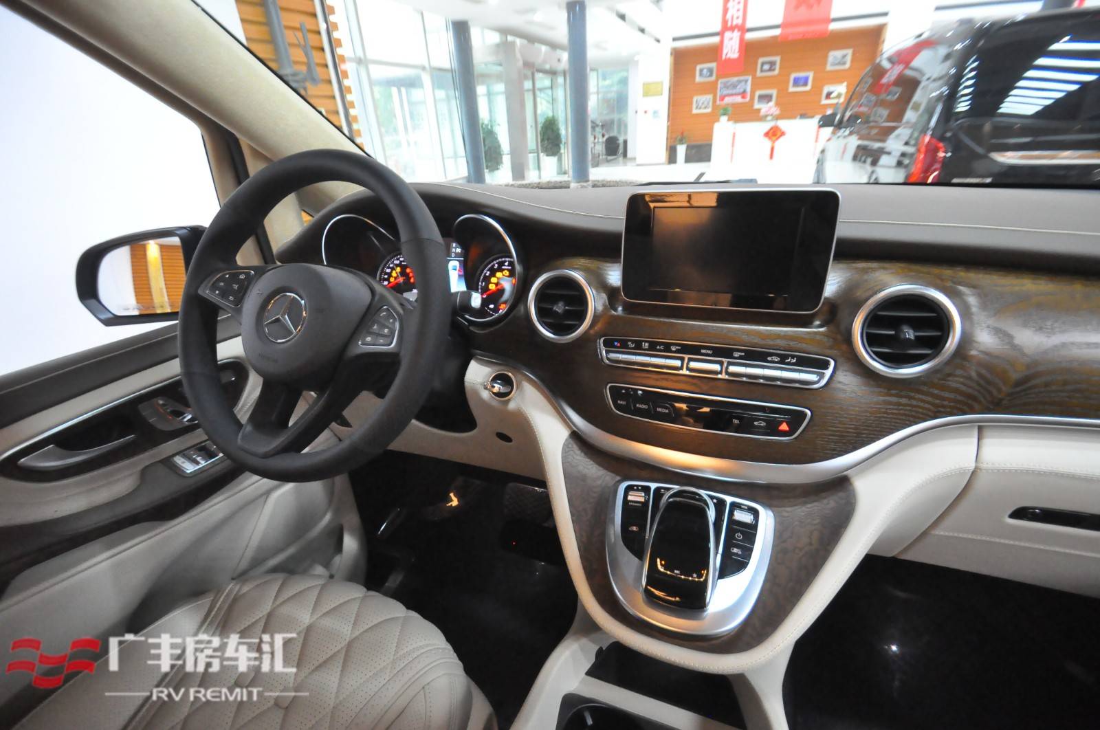 19款奔驰VS680，豪华七座商务车，带您深度体验MPV的奢华与尊贵_搜狐汽车_搜狐网