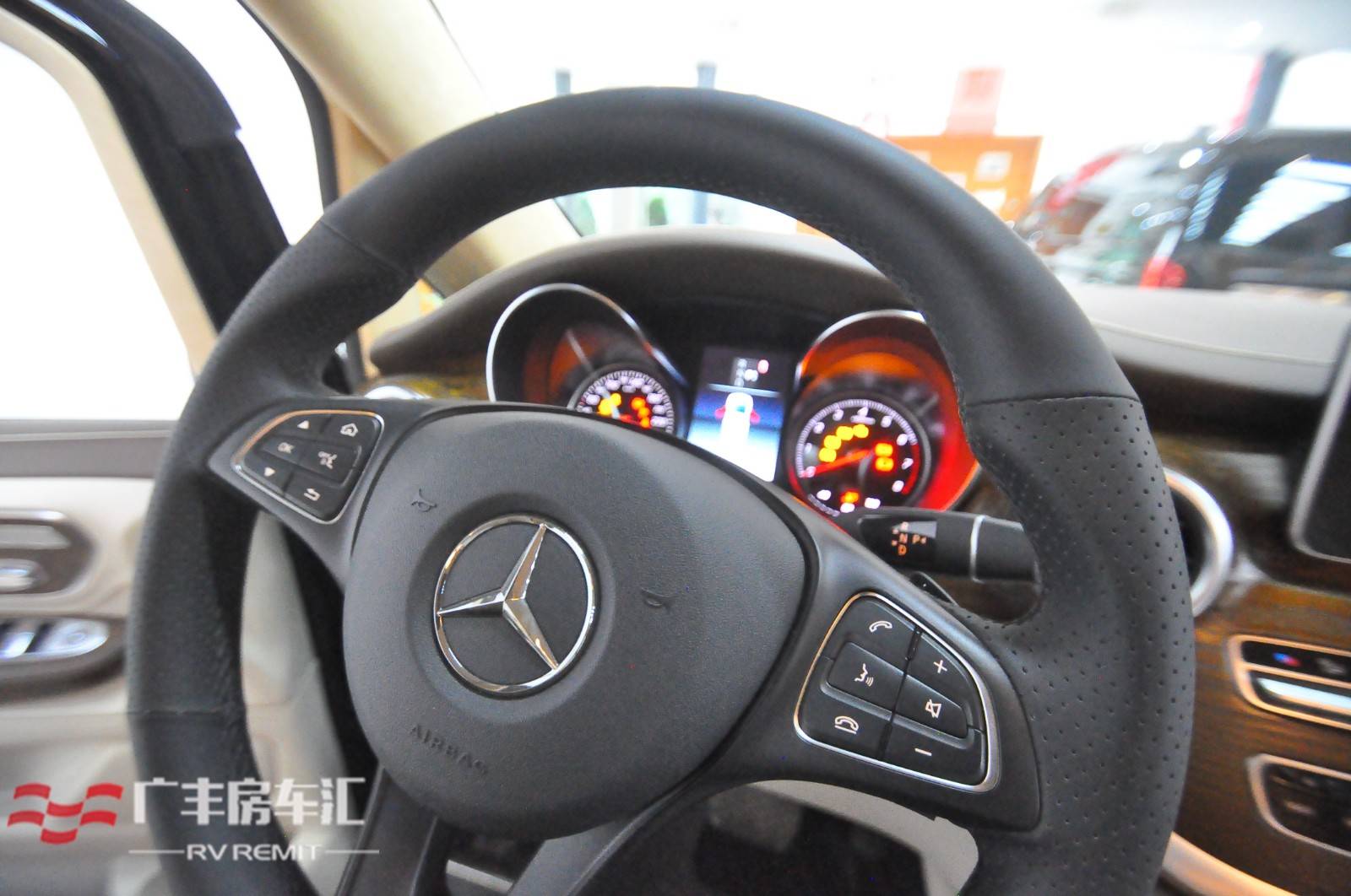 19款奔驰VS680，豪华七座商务车，带您深度体验MPV的奢华与尊贵_搜狐汽车_搜狐网