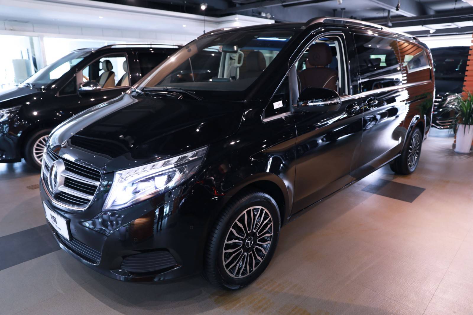 19款奔驰V260L加长版，七座商务车，人性化装备，关怀一如既往_搜狐汽车_搜狐网