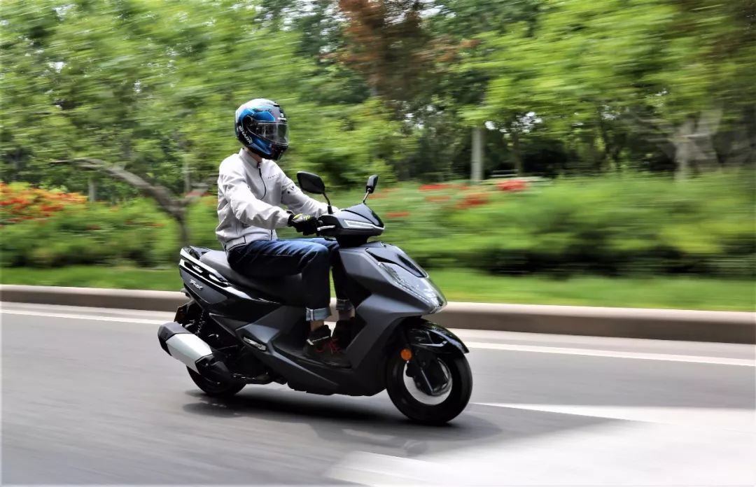 车评：1.48万，三阳FNX 150就是你们想要的运动踏板车！_搜狐汽车_搜狐网