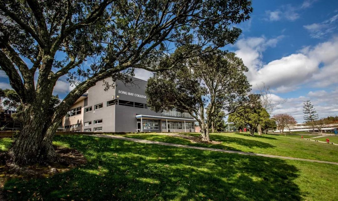 新西兰留学|奥克兰北岸 | 长湾中学(Long Bay College)_bus