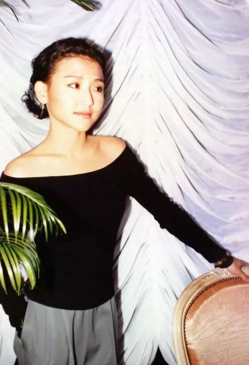 她被称为”三级歌手“，她是乐坛一个特别的存在_刘美君