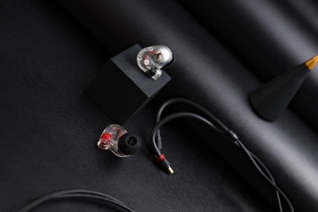 森海塞尔IE400 Pro：新时代的监听耳机还继续寡淡无味？_搜狐汽车_搜狐网