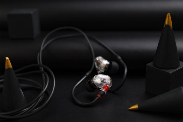 森海塞尔IE400 Pro：新时代的监听耳机还继续寡淡无味？_搜狐汽车_搜狐网