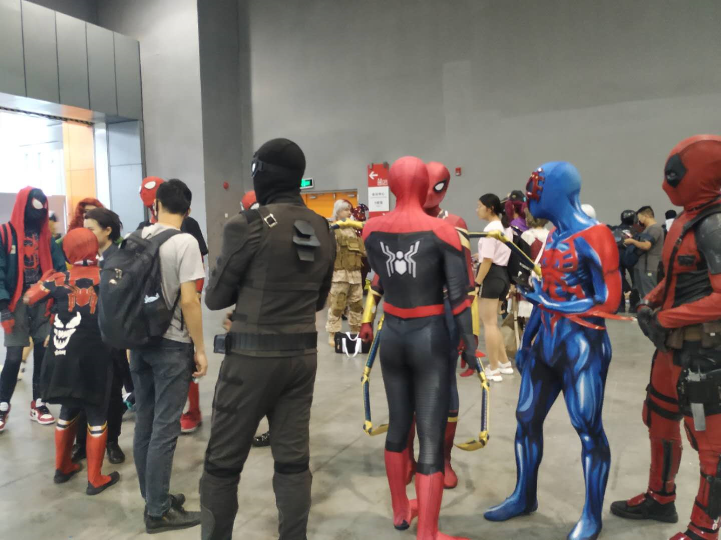 玩cosplay赚钱吗？你可能真不了解这些！_coser