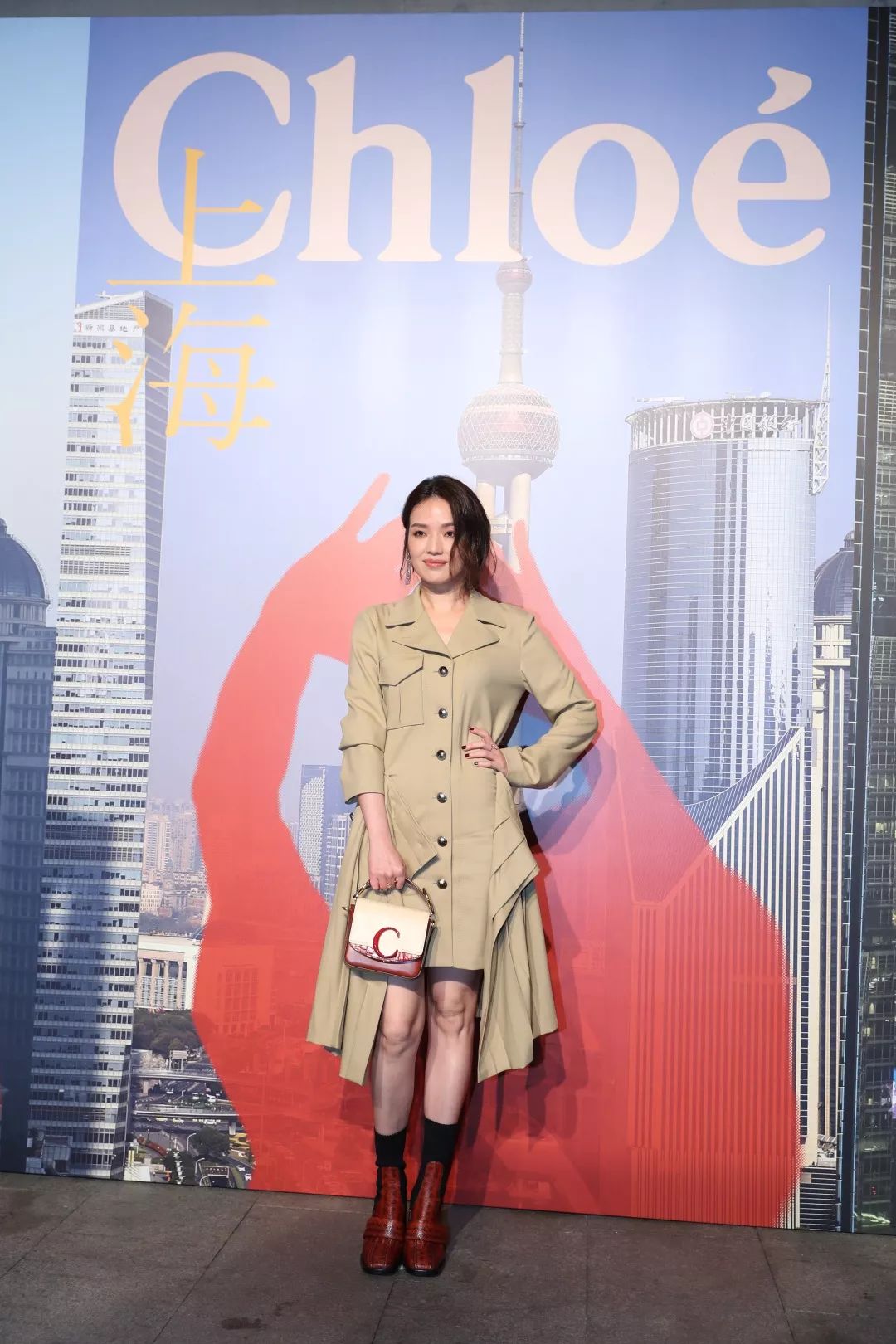 Chloé 2020 早春大秀 明星齐聚_时装__都市丽人