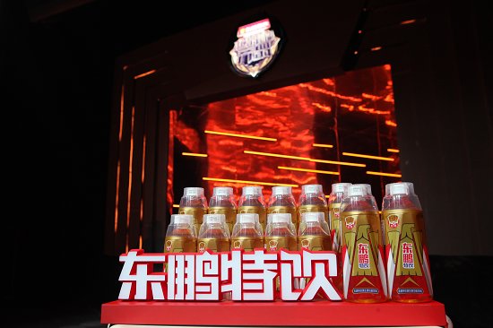 东鹏特饮堆头造型,东鹏特饮堆头图片_大山谷图库