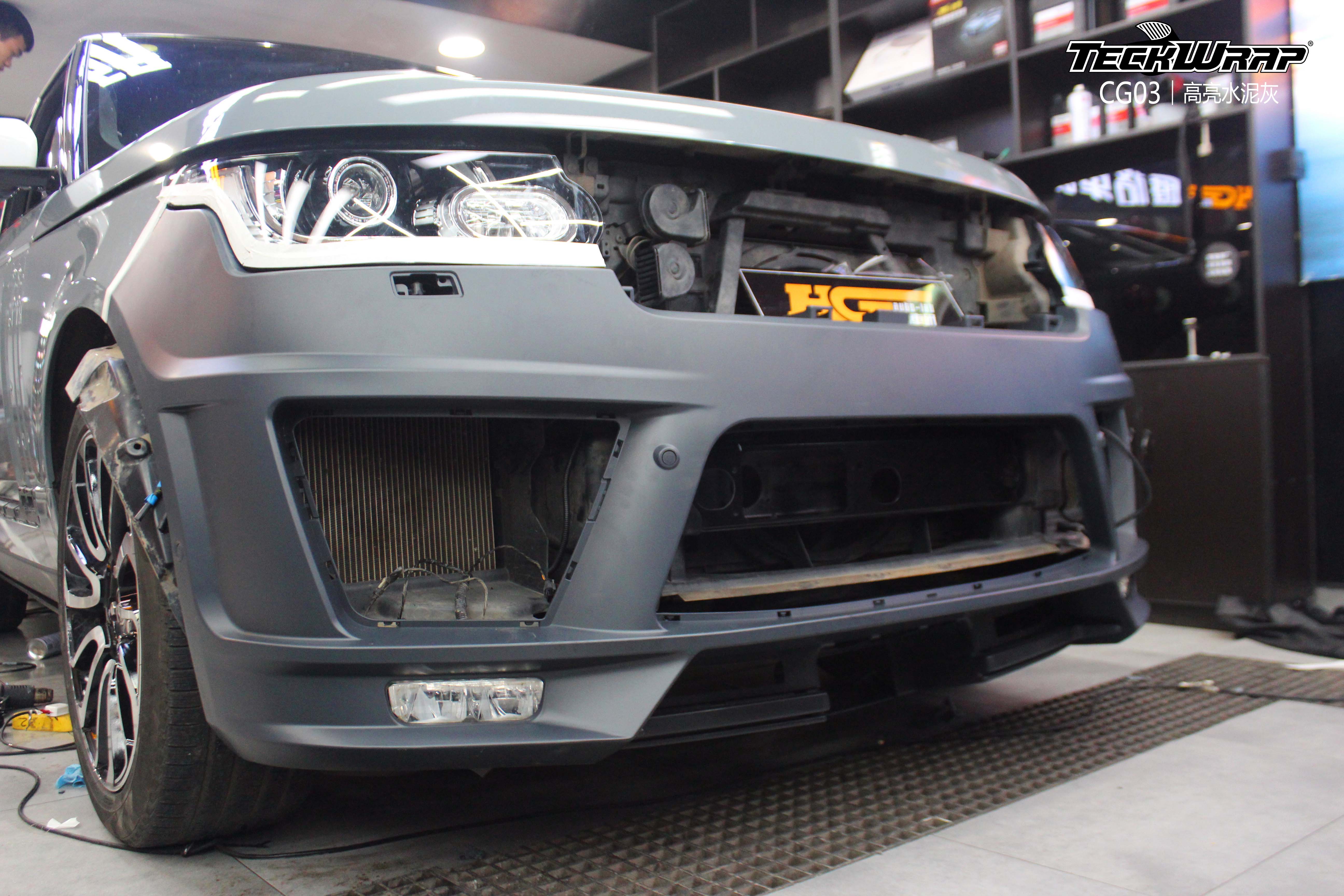 路虎揽胜汽车改色贴膜TeckWrap美国秃鹰CG03高亮水泥灰_搜狐汽车_搜狐网