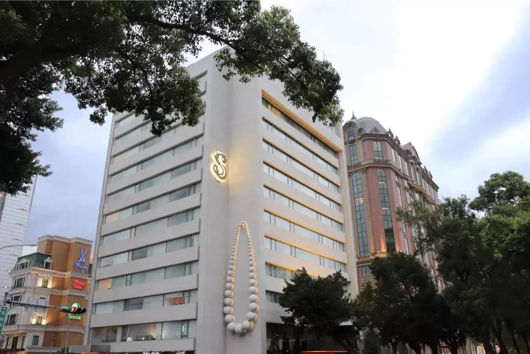 请来鬼才设计师为爱妻造酒店：这间S Hotel充满浓情蜜意_Starck