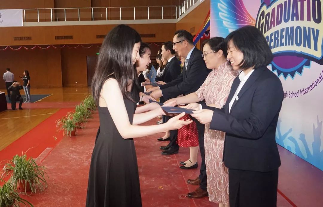 Primary School and Middle School Graduation Ceremonies_the