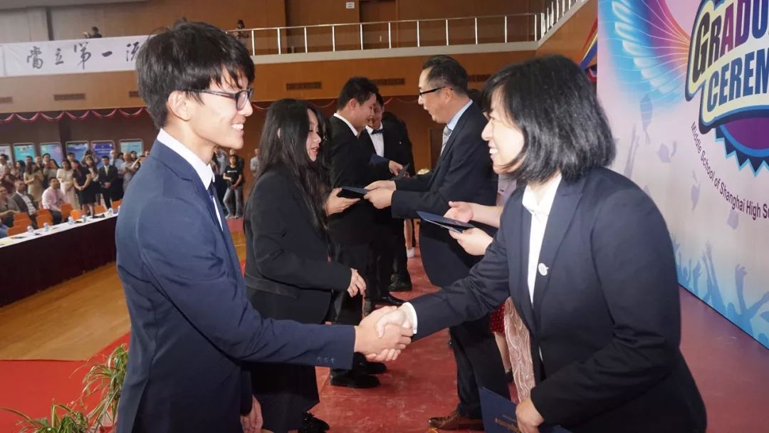 Primary School and Middle School Graduation Ceremonies_the