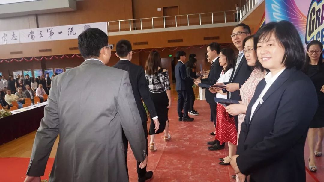 Primary School and Middle School Graduation Ceremonies_the