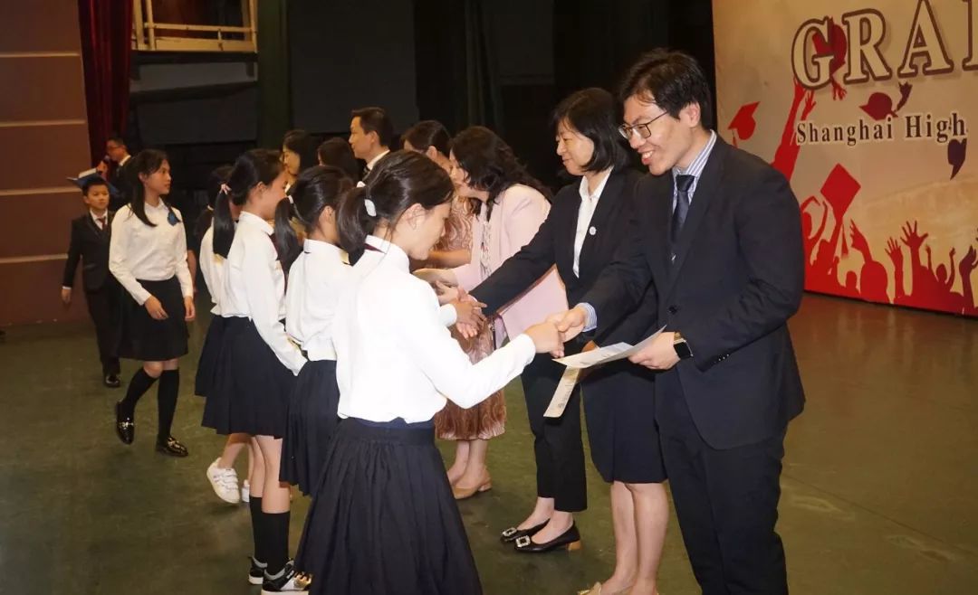 Primary School and Middle School Graduation Ceremonies_the