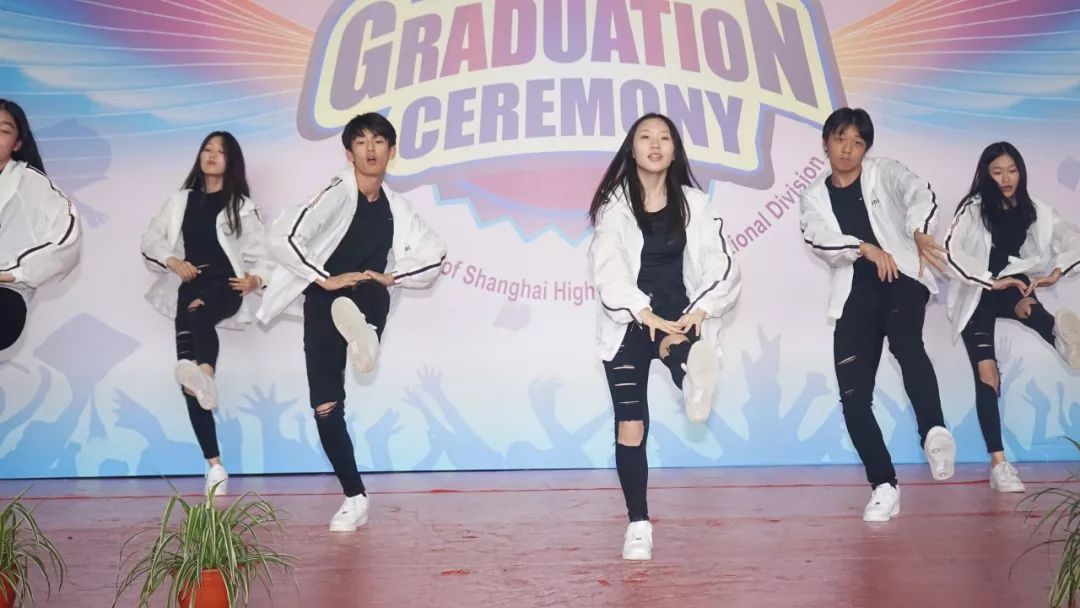 Primary School and Middle School Graduation Ceremonies_the