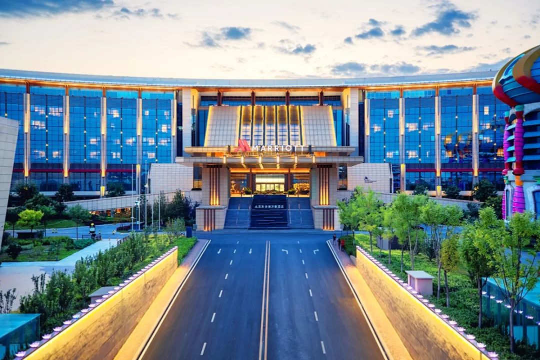 北京这家万豪酒店够亲子，自带6500平“温泉水乐园”，夏天玩水必打卡！_温泉汤
