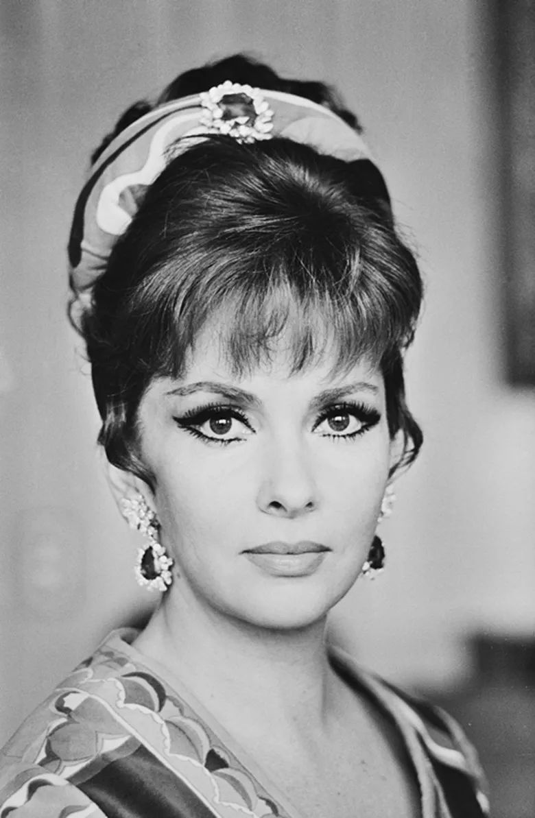 风云女星的奇趣人生_Gina