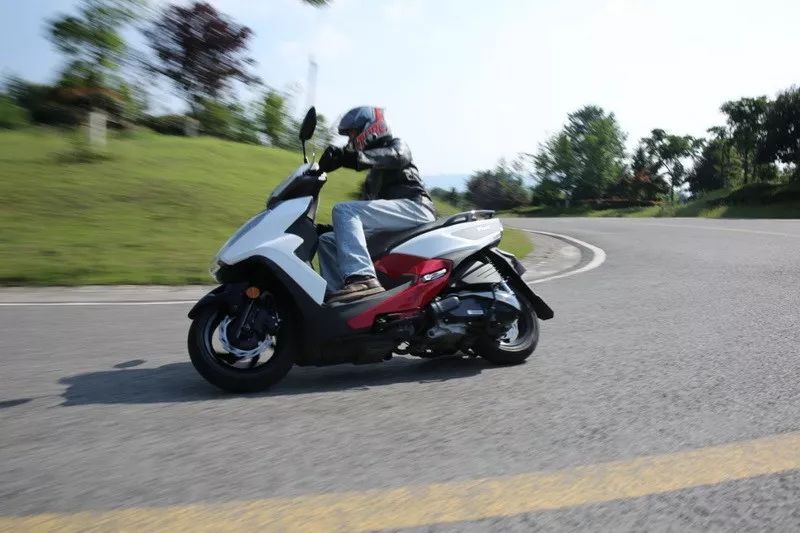 这才是运动踏板该有的姿态 三阳FNX150_搜狐汽车_搜狐网