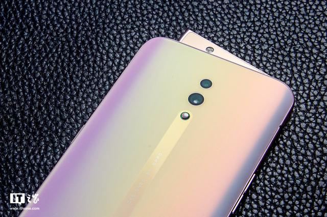 OPPO Reno标准版薄雾粉色真机图赏-搜狐大视野-搜狐新闻