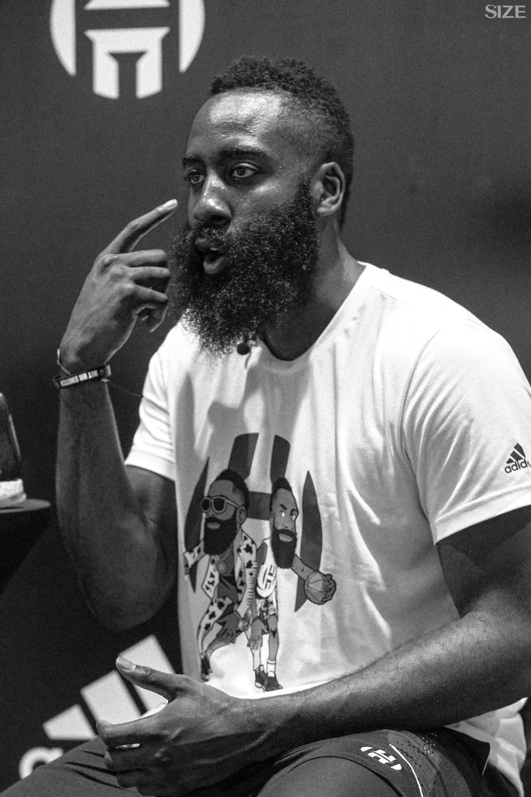 专访 | James Harden : 我不在乎谁拿了 MVP_中国