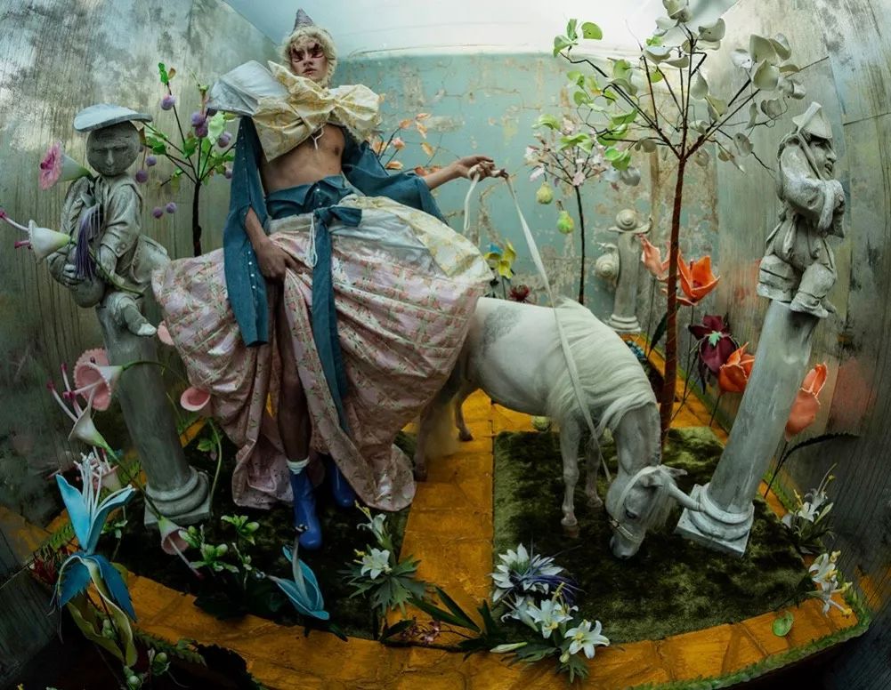 21世纪最传奇的时尚摄影师——Tim Walker_Garcons