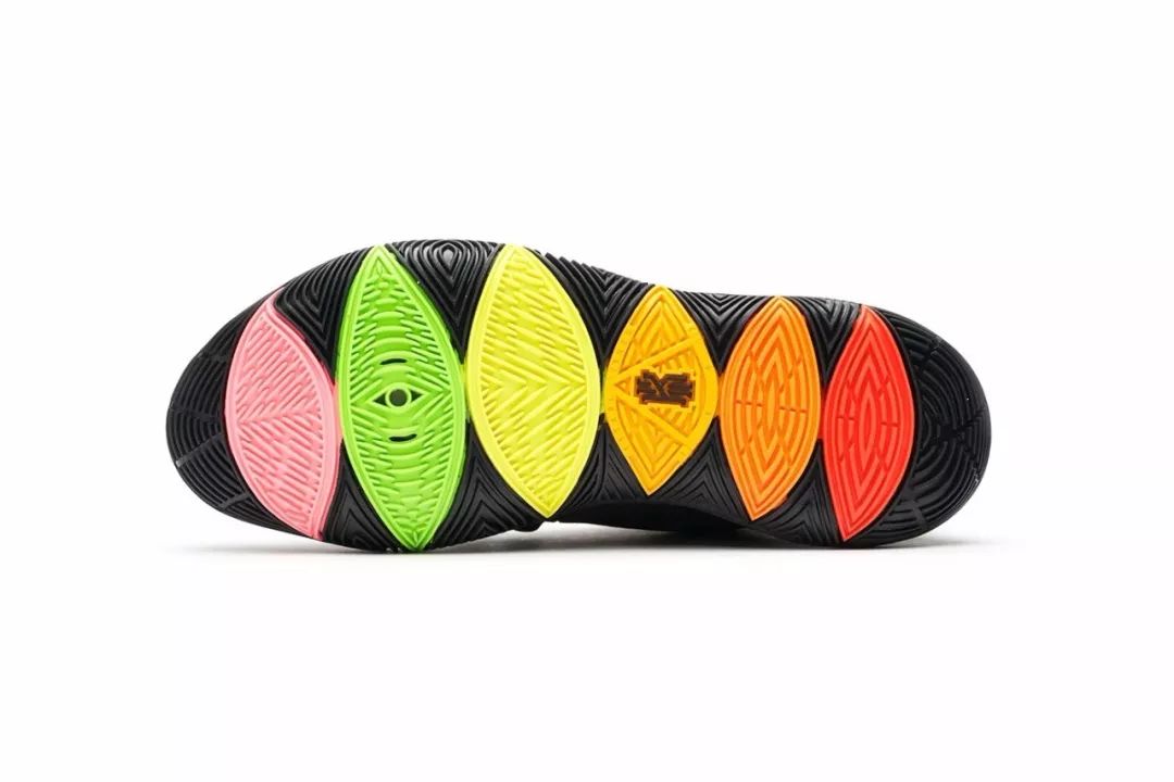 新货鞋报丨Nike Kyrie 5 推出全新「Black/Rainbow」配色！_搜狐汽车_搜狐网