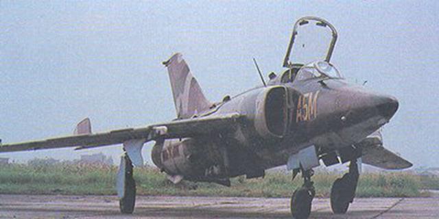 意大利火山大爆发，AMX攻击机疾驰救援，曾助我军改造升级强5战机_侦察