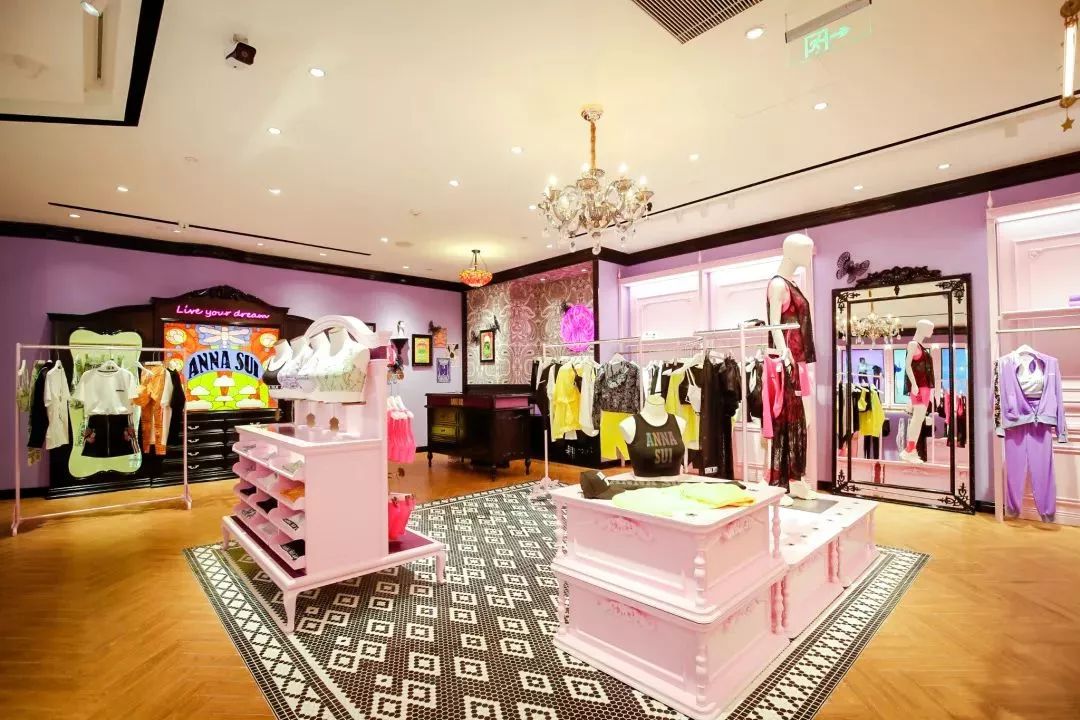 ANNA SUI ACTIVE全球首家门店盛大开幕，为何引得明星也光顾？_安娜苏