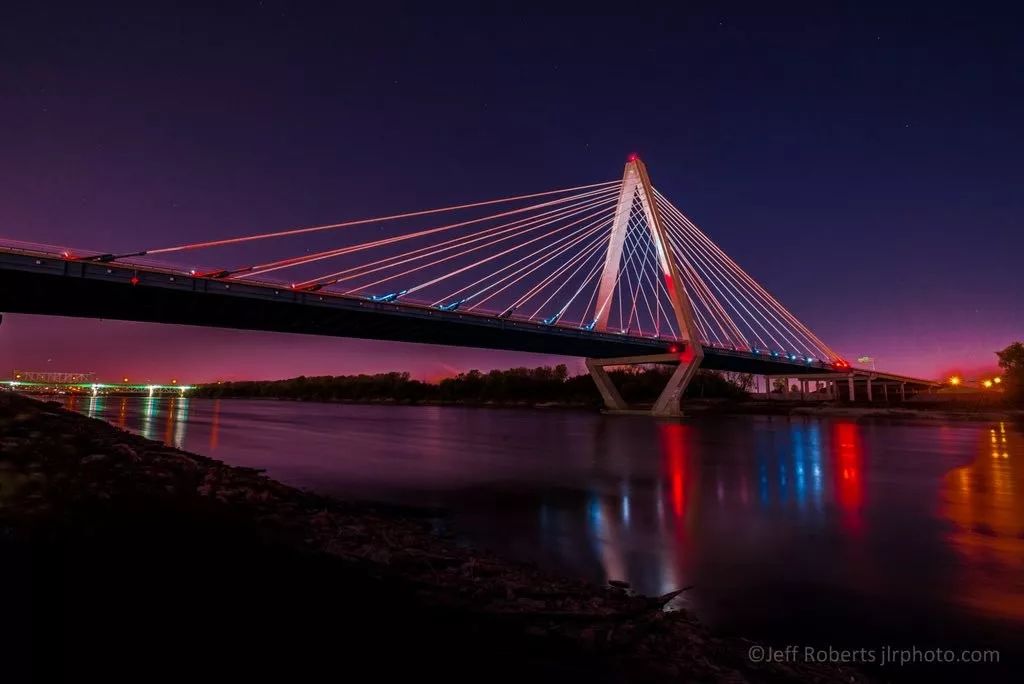 随“心情”变化色彩的堪城地标_Union