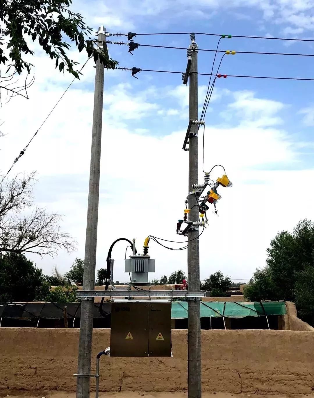 10kv柱上变压器安装图,10kv杆上变压器安装图,10kv变压器安装图_大山谷图库