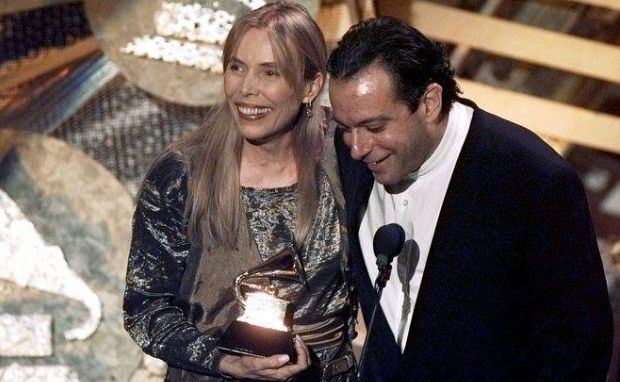 萨省人物丨琼妮·米切尔Joni Mitchell —— 历史上最伟大的女性创作歌手之一-搜狐大视野-搜狐新闻