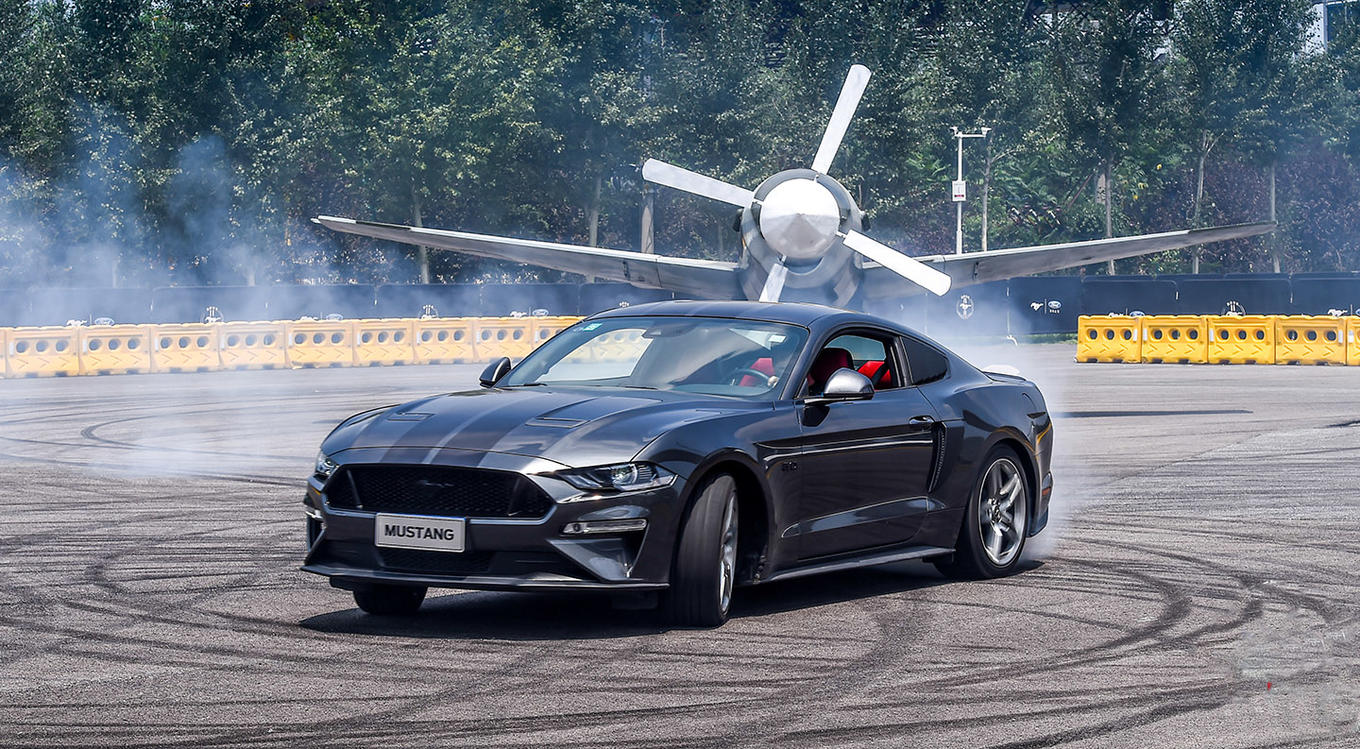 飘在热土，阳光、大神和Mustang_搜狐汽车_搜狐网