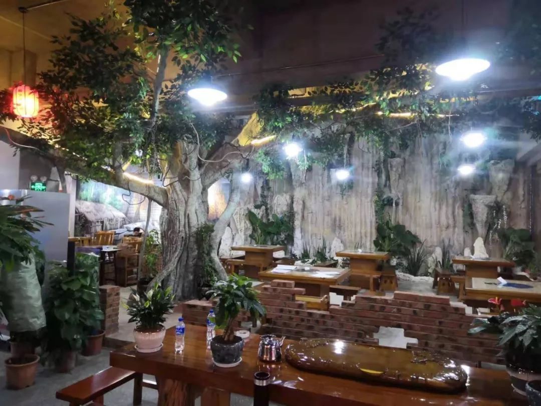 昆明传奇餐饮品牌—读书铺酸笋鸡创始总店搬新家了！_订餐