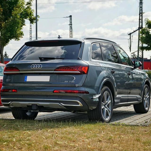 三屏布局，更偏运动，新款Q7实车图曝光！-搜狐大视野-搜狐新闻