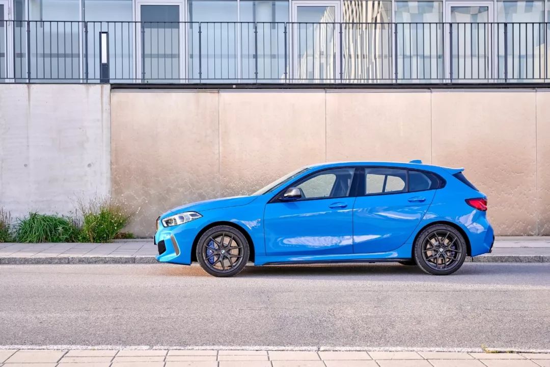 第一批开过宝马全新F40 1系的人是这么评价TA的..._搜狐汽车_搜狐网