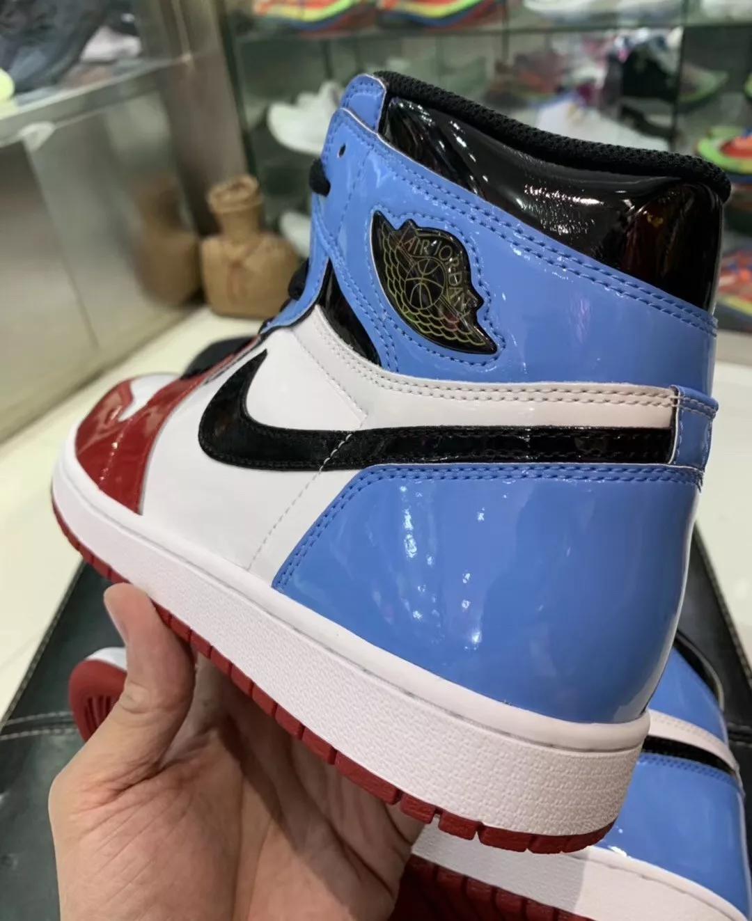 AJ1 High OG“Fearless”全新细节图释出！漆皮TOP 3？_搜狐汽车_搜狐网