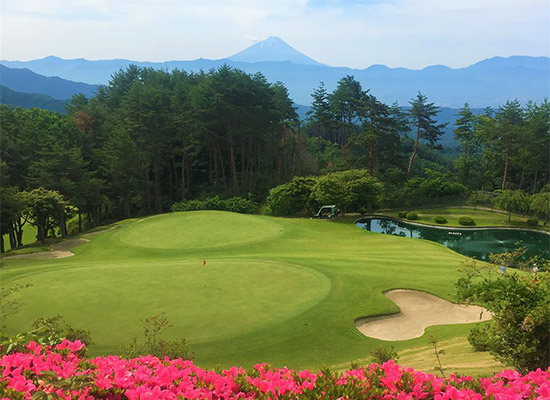 9月日本高尔夫旅游|瞭望富士山挥杆百佳纯会员制球场_球道