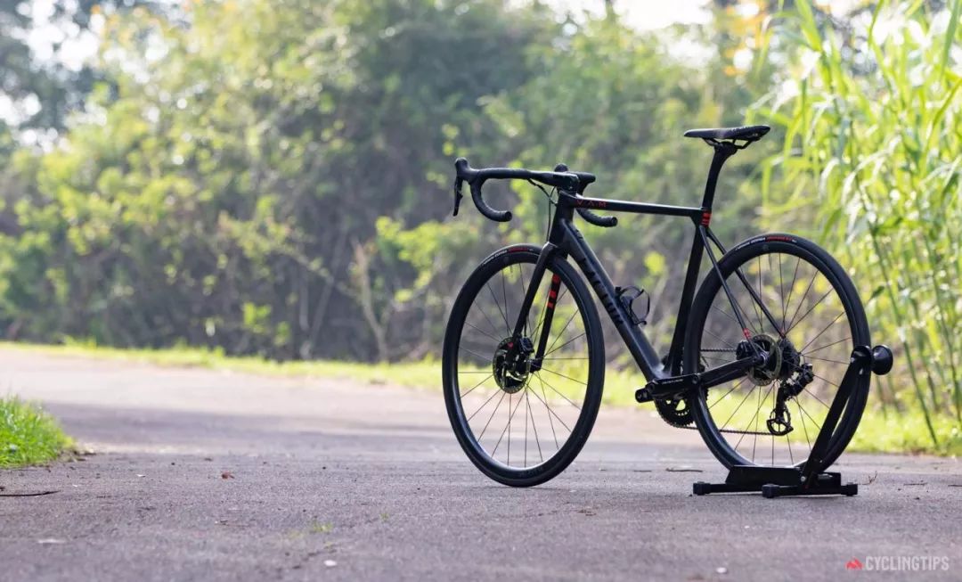 FACTOR O2 VAM Disc 2020车架测评：更轻巧_搜狐汽车_搜狐网