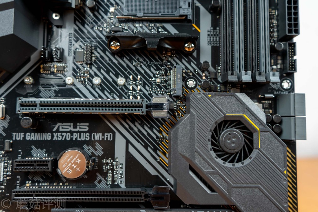 或是性价比最高的X570主板，没有之一！华硕 TUF X570-PLUS(WI-FI)主板 评测_供电