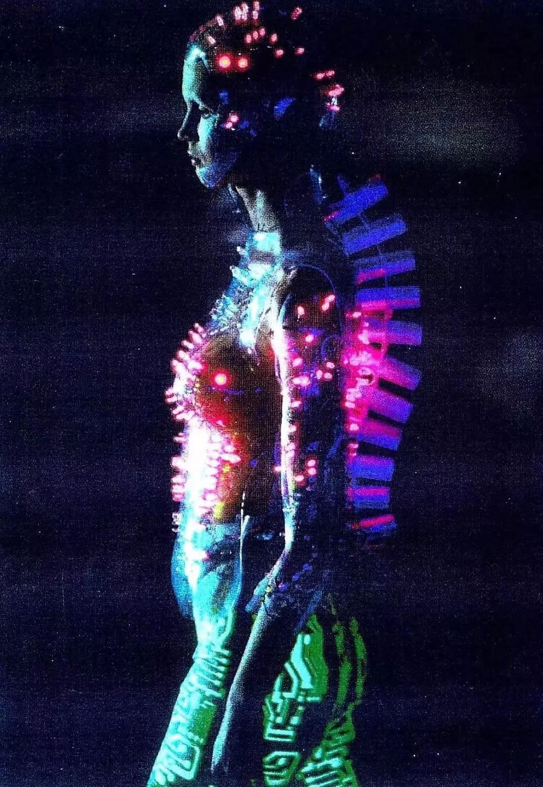 重获新生的Y2K 究竟是千年冷门，还是真潮流？_高科技