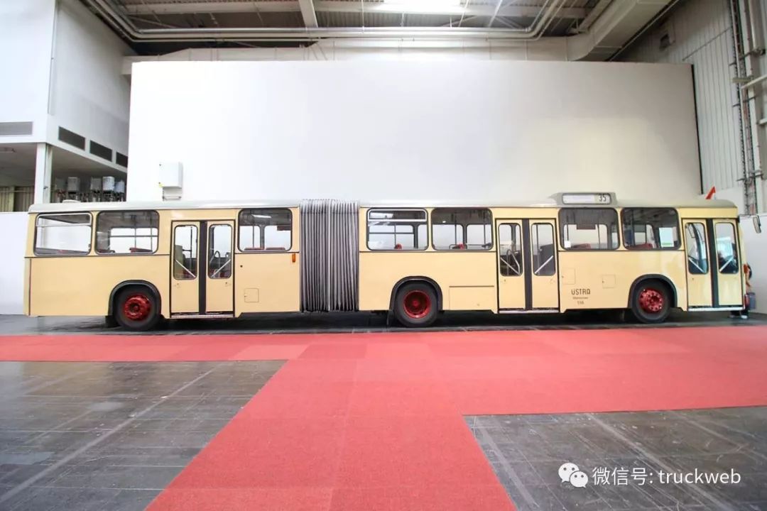 中置发动机大公共 上海曾引入同款车型 实拍80年代MAN SG192铰接公交车_搜狐汽车_搜狐网