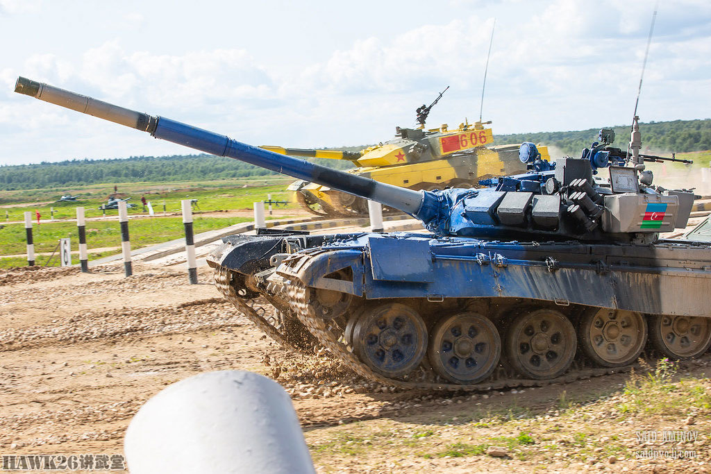 中国96B主战坦克驰骋“坦克两项”赛场 不断刷新赛场最佳纪录_比赛