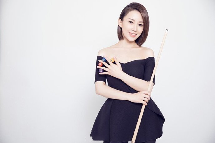 九球天后”潘晓婷时尚写真,尽显知性美! 搜狐大视野 搜狐新闻