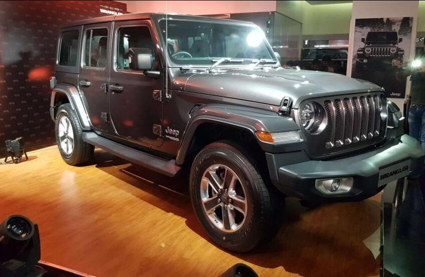 首台新款JEEP牧马人到店，外观精致看齐奔驰G，2.0T动力成大亮点_搜狐汽车_搜狐网