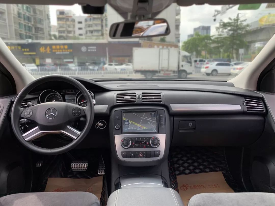 【推荐车型】奔驰R320 尽可沉浸于享受，无需分心！_搜狐汽车_搜狐网