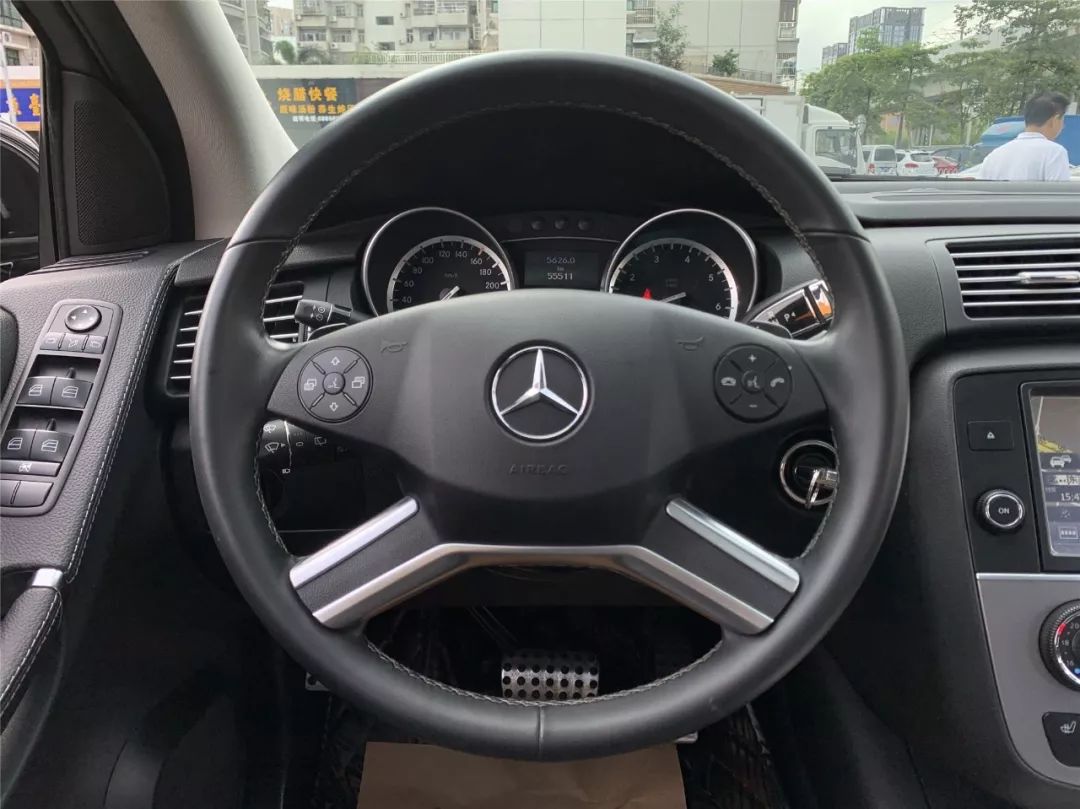 【推荐车型】奔驰R320 尽可沉浸于享受，无需分心！_搜狐汽车_搜狐网